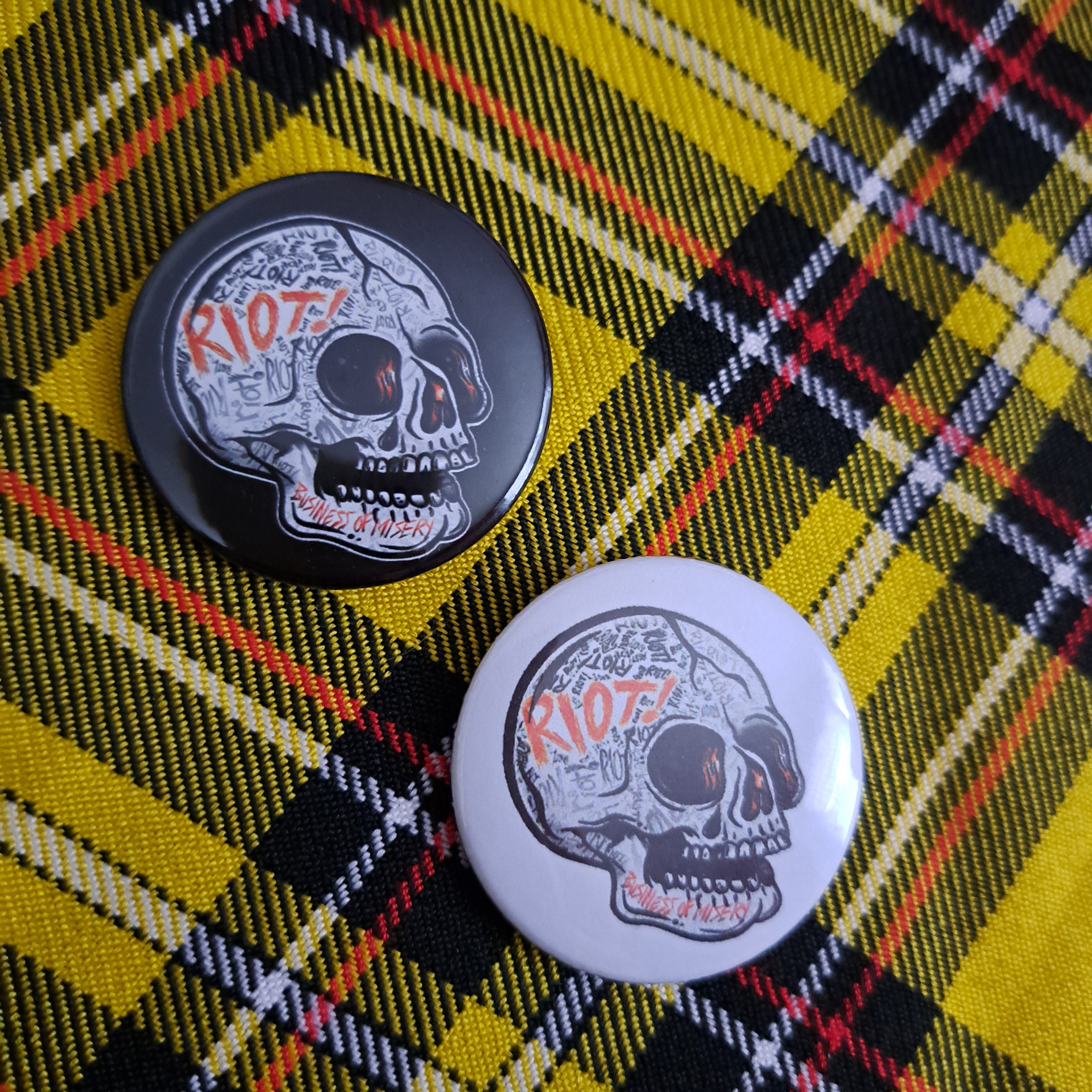 Badge Riot skull [Vendu à l'unité-Couleur au choix] – Rockin'oktopus